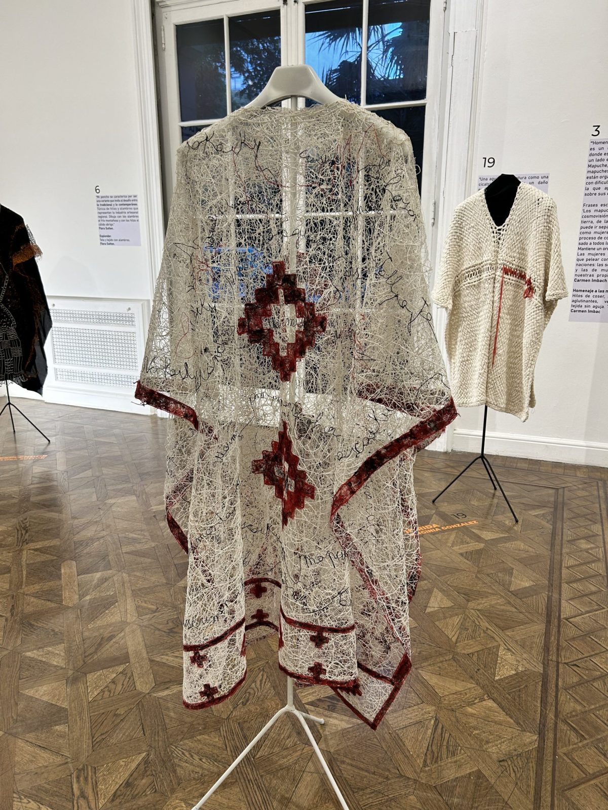 Ponchos novedosos – Espacio Claudelina